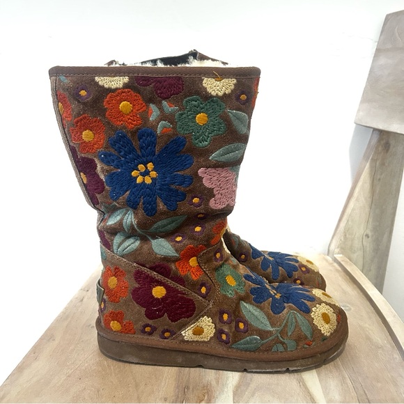 UGG | Shoes | Ugg Size 8 Wahine Floral Embroidered Suede Boot Rare ...
